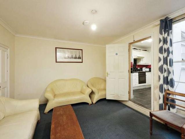 4 Bedroom Terraced House