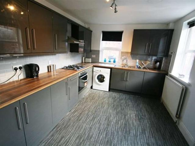 4 Bedroom Terraced House