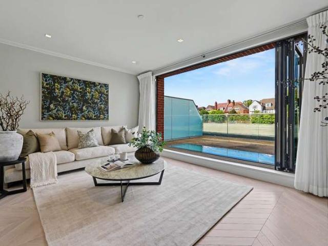 4 Bedroom Terraced House