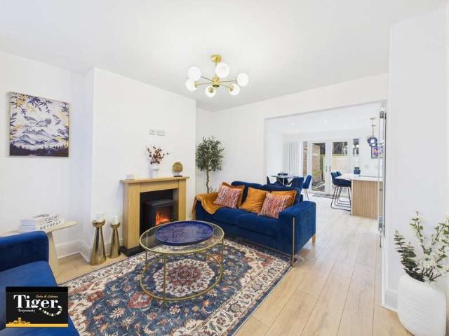 4 Bedroom Terraced House