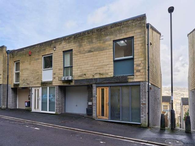 4 Bedroom Terraced House