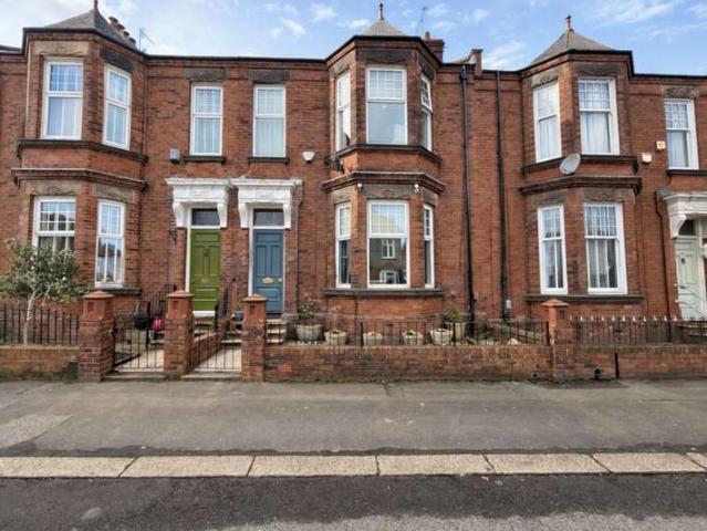 4 Bedroom Terraced House