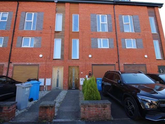 4 Bedroom Terraced House