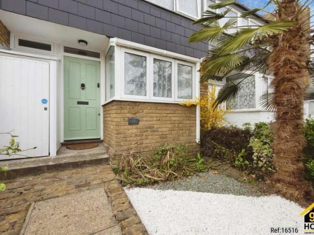 4 Bedroom Terraced House