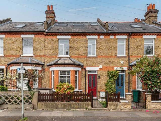 4 Bedroom Terraced House