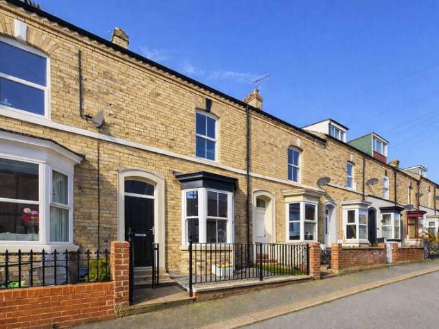 4 Bedroom Terraced House