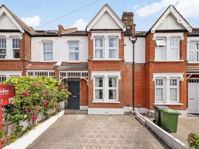4 Bedroom Terraced House