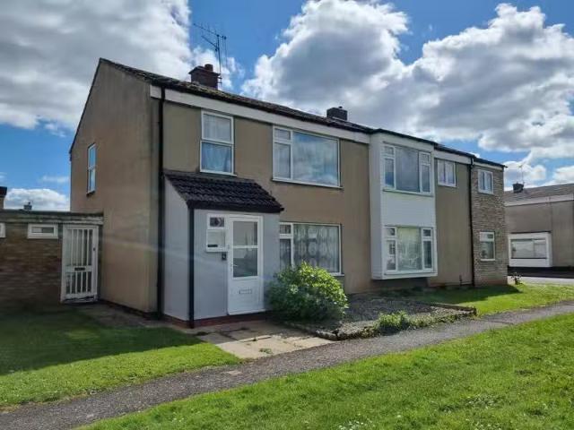 4 bedroom terraced house for rent in 11 Broadhaven Close, Syde.