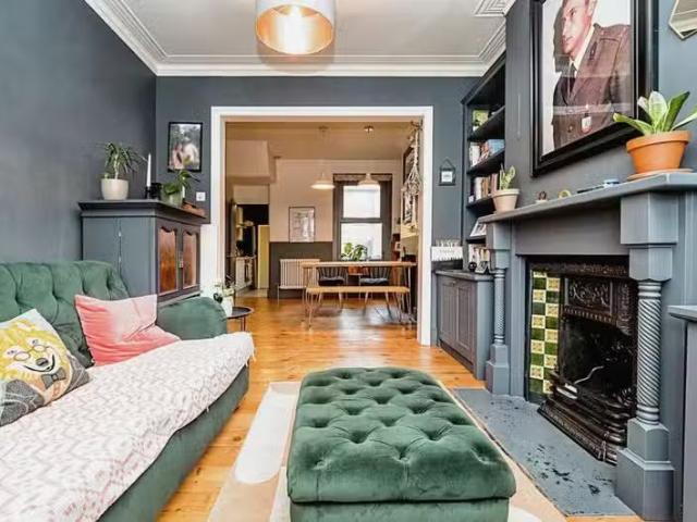 4 bedroom terraced house for rent in 121 Ranelagh Road, E6 2SH.