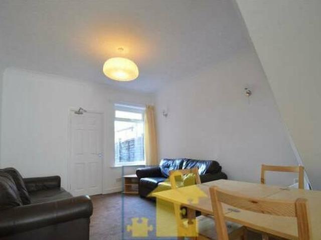 4 bedroom terraced house for rent in 2023 2024 ACADEMIC YEAR Delightful 4 Double Bedroom Student Hou