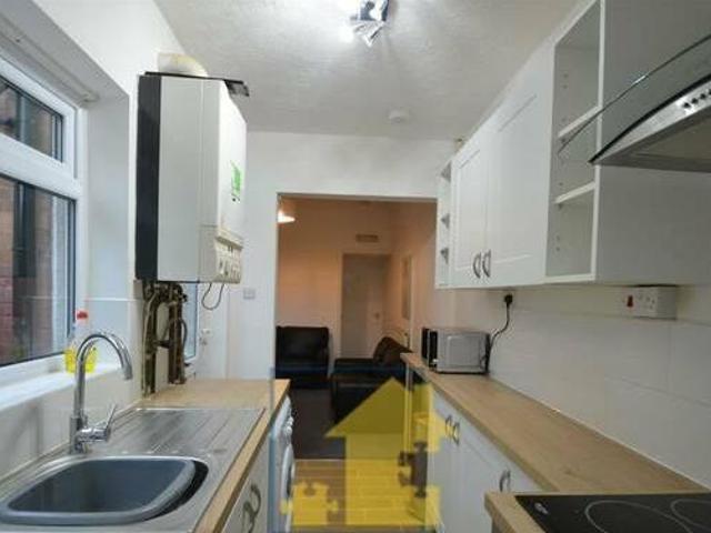 4 bedroom terraced house for rent in 2023 2024 ACADEMIC YEAR Modern 4 Double Bedroom Student Home W