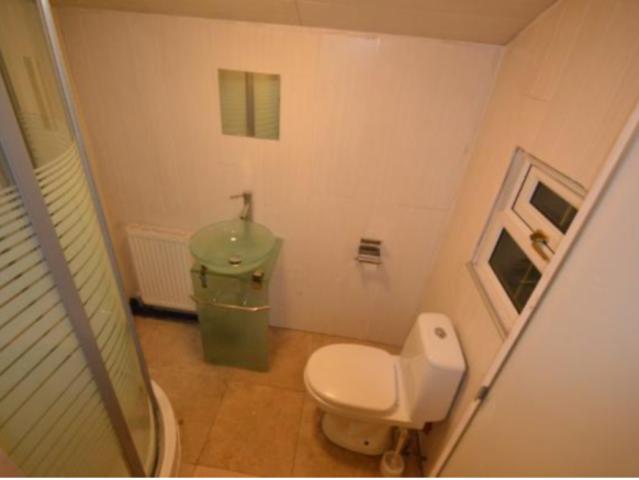 4 bedroom terraced house for rent in 7 Howden Place, Leeds LS6 1PB, LS6