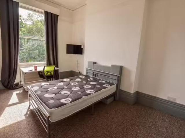 4 bedroom terraced house for rent in 4 Arlington Mansions, Bri.