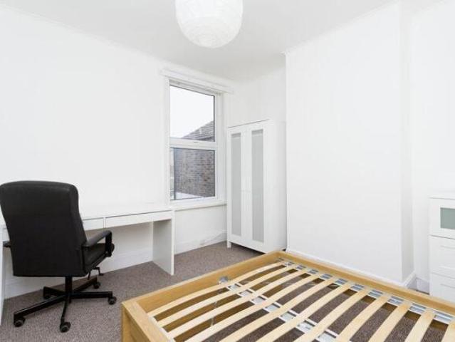 4 bedroom terraced house for rent in 4 Bedroom Student Let, Baileys Road, PO5