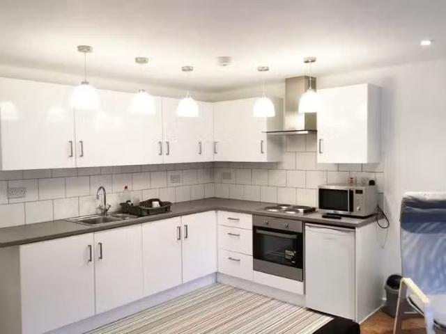 4 bedroom terraced house for rent in 4 Fairgreen Way, Selly Oa.