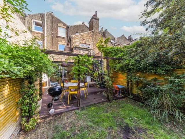 4 bedroom terraced house for rent in Countess Road, Kentish Town, NW5