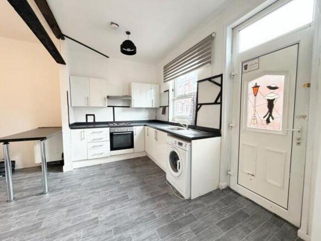 4 bedroom terraced house for rent in Colenso Mount, LS11 ODQ, LS11