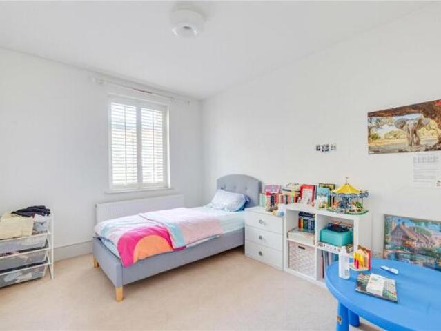 4 bedroom terraced house for rent in Colehill Lane, London, SW6