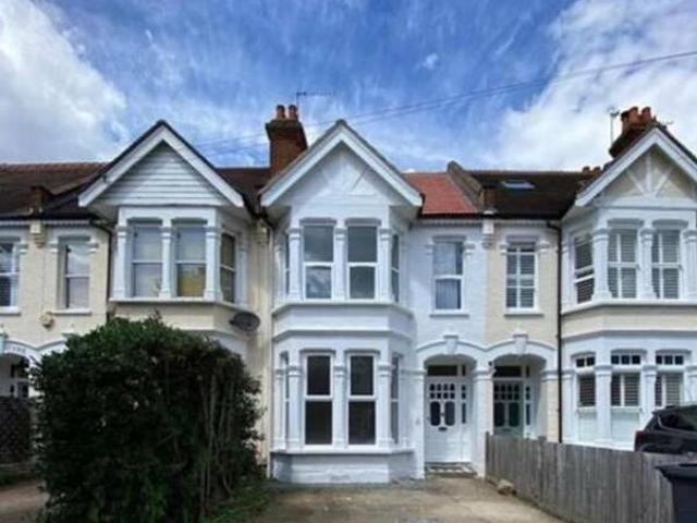 4 bedroom terraced house for rent in Coombe Gardens New Malden KT3