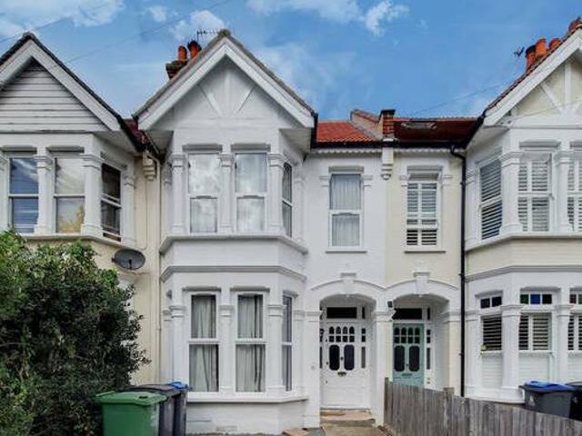 4 bedroom terraced house for rent in Coombe Gardens New Malden KT3