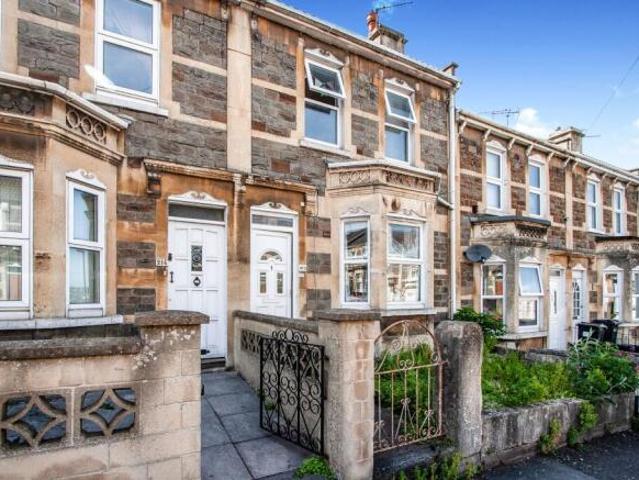 4 bedroom terraced house for rent in Coronation Avenue, Bath, BA2