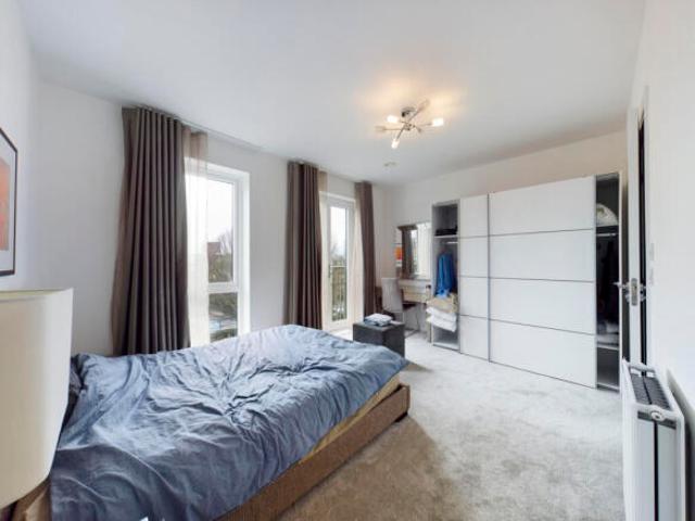 4 bedroom terraced house for rent in Corner Mead, Surrey Quays, NW9