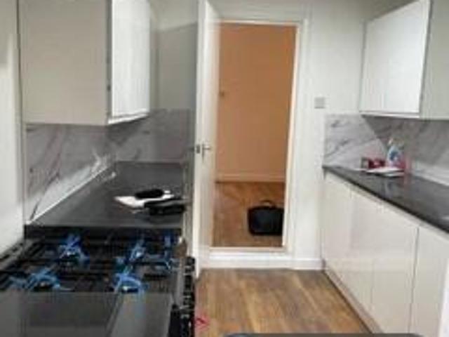4 bedroom terraced house for rent in Cornwallis Grove, London, N9
