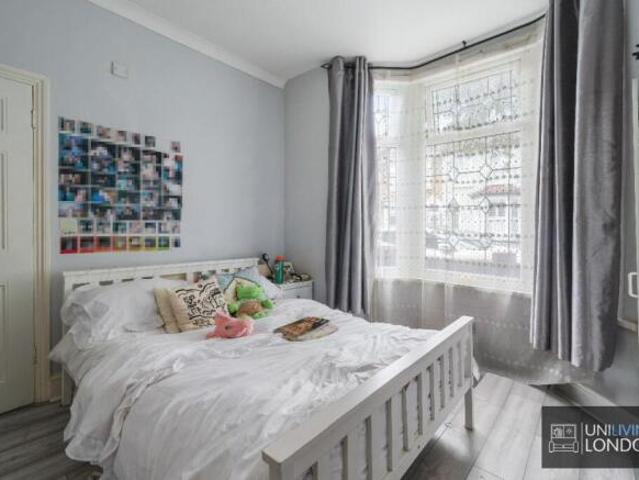 4 bedroom terraced house for rent in Corporation Street, Stratford, E15