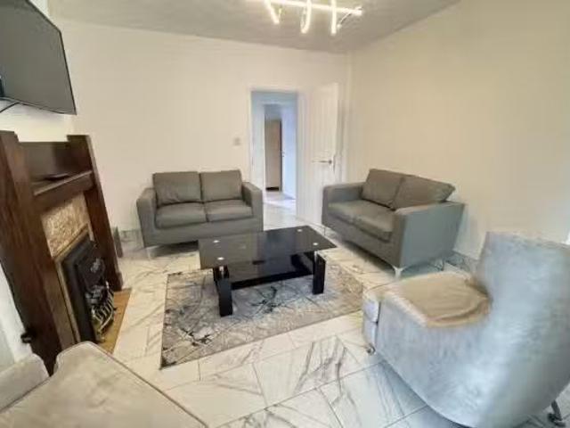 4 bedroom terraced house for rent in Cathays Terrace Cardiff.