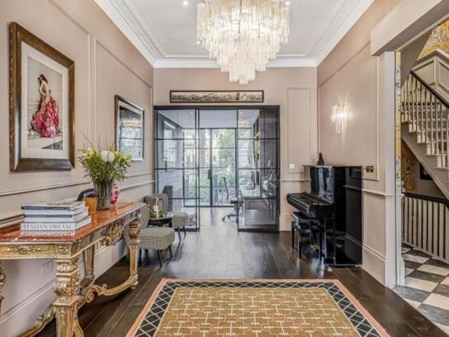 4 bedroom terraced house for rent in Cathcart Road, SW10