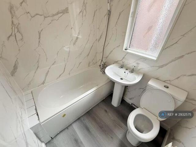 4 bedroom terraced house for rent in Caythorpe St, Manchester, M14
