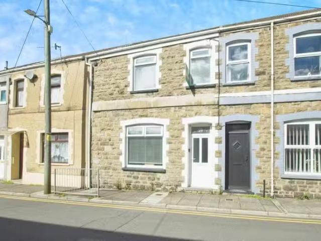4 bedroom terraced house for rent in Caerau Road, Maesteg, CF34