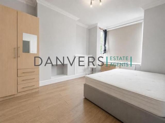 4 bedroom terraced house for rent in Cambridge Street, Leicester, LE3