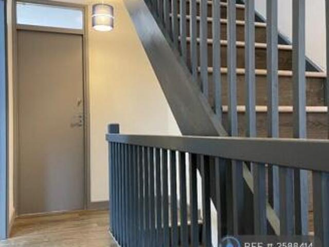 4 bedroom terraced house for rent in Canterbury Place, London, SE17