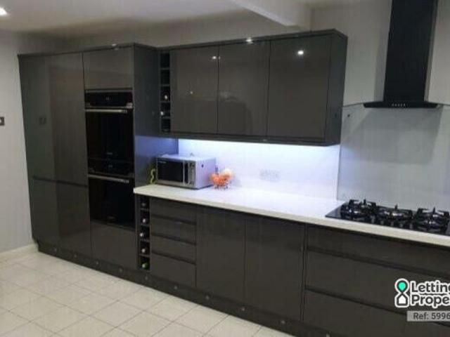 4 bedroom terraced house for rent in Canute Road, Deal, Kent, CT14 6QX, CT14