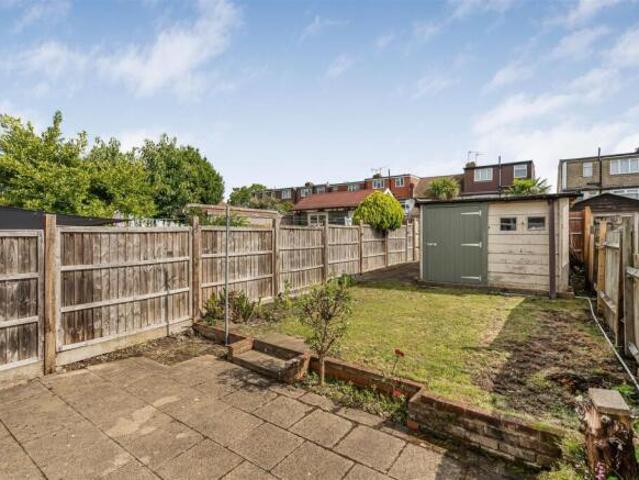 4 bedroom terraced house for rent in Cardinal Avenue, Kingston Upon Thames, KT2