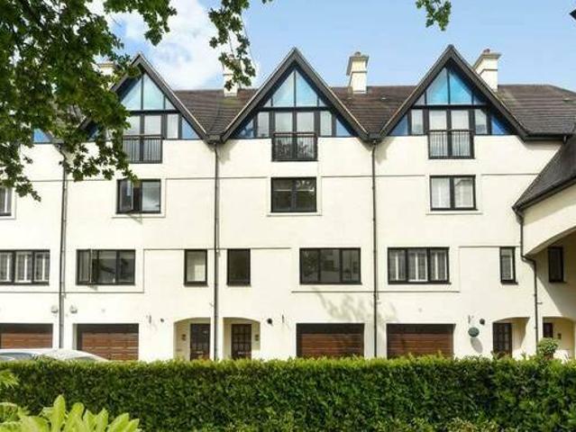 4 bedroom terraced house for rent in Carew Road Northwood HA6