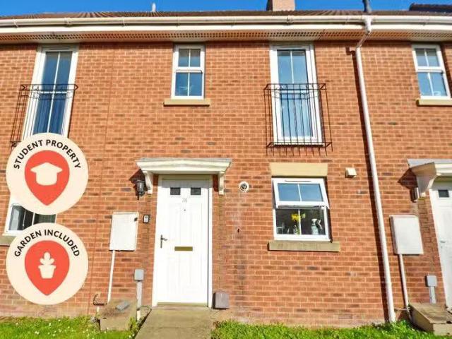 4 bedroom terraced house for rent in Casson Drive, Stapleton.