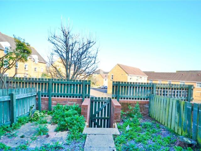 4 bedroom terraced house for rent in Casson Drive, Stapleton, Bristol, Gloucestershire, BS16