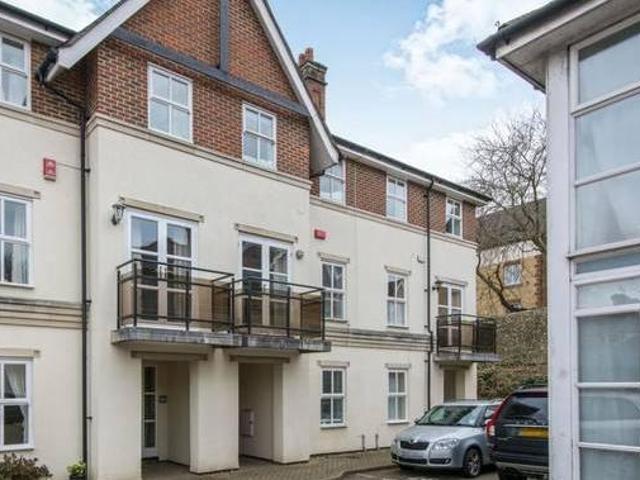 4 bedroom terraced house for rent in Central Winchester SO23