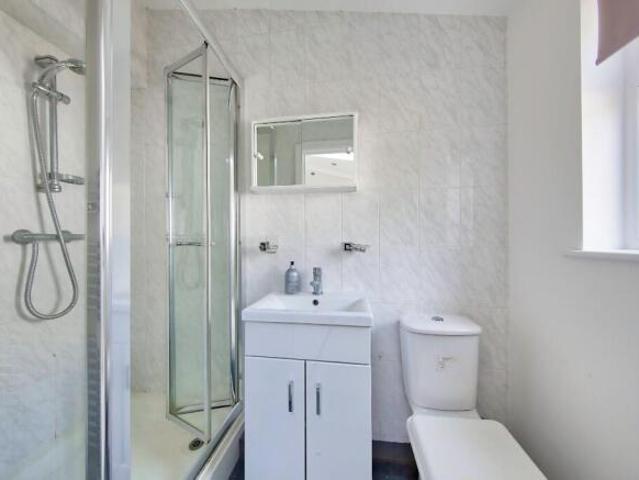 4 bedroom terraced house for rent in Chasefield Road, London, SW17