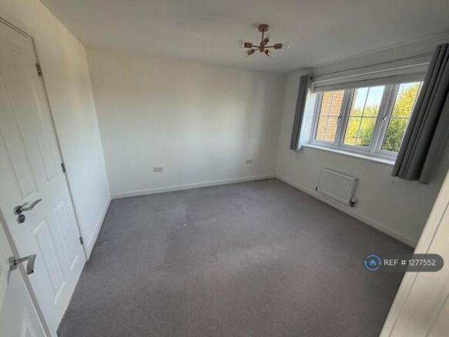 4 bedroom terraced house for rent in Chapelfield Way, Maidstone, ME16