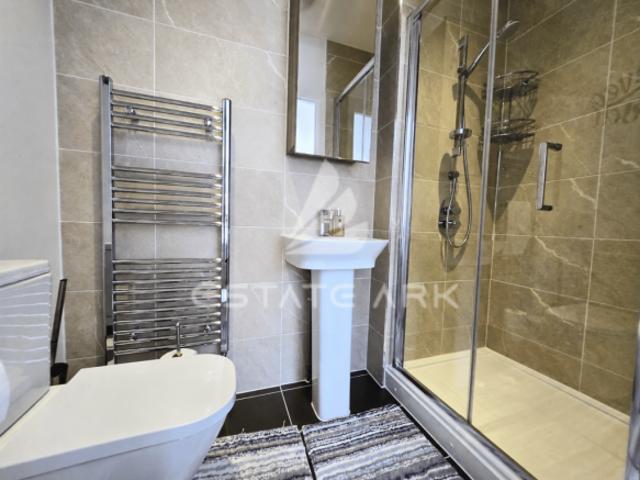 4 bedroom terraced house for rent in Charford Road, Canning Town, Newham, London, E16