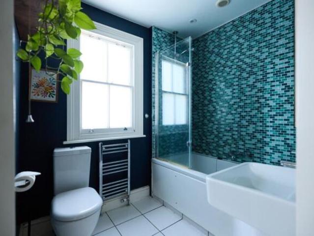 4 bedroom terraced house for rent in Charlton Church Lane, Charlton, SE7