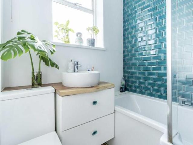 4 bedroom terraced house for rent in Charlton Road Kingswood, BS15