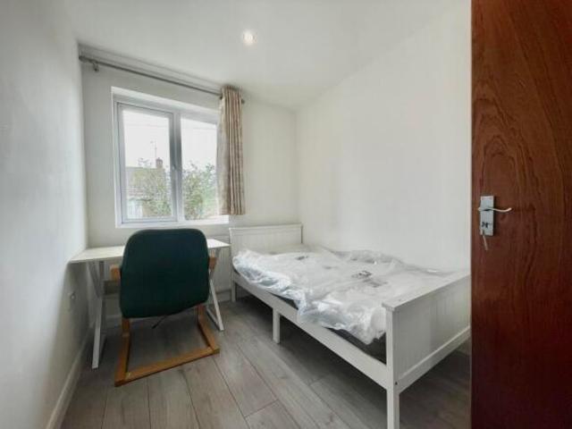 4 bedroom terraced house for rent in Charles Street, Portsmouth, PO1
