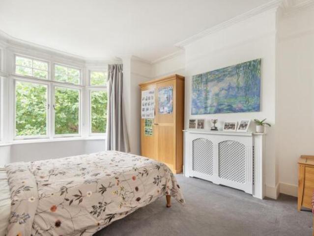 4 bedroom terraced house for rent in Chatsworth Avenue London SW20