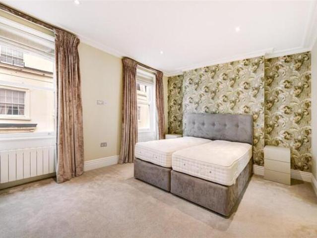 4 bedroom terraced house for rent in Chester Row, Belgravia, London, SW1W