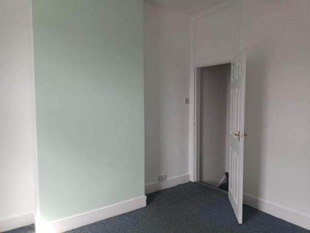 4 bedroom terraced house for rent in Cholmeley Road, Reading, RG1