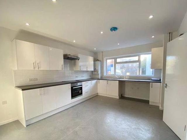 4 bedroom terraced house for rent in Cliffe Road Rochester ME2